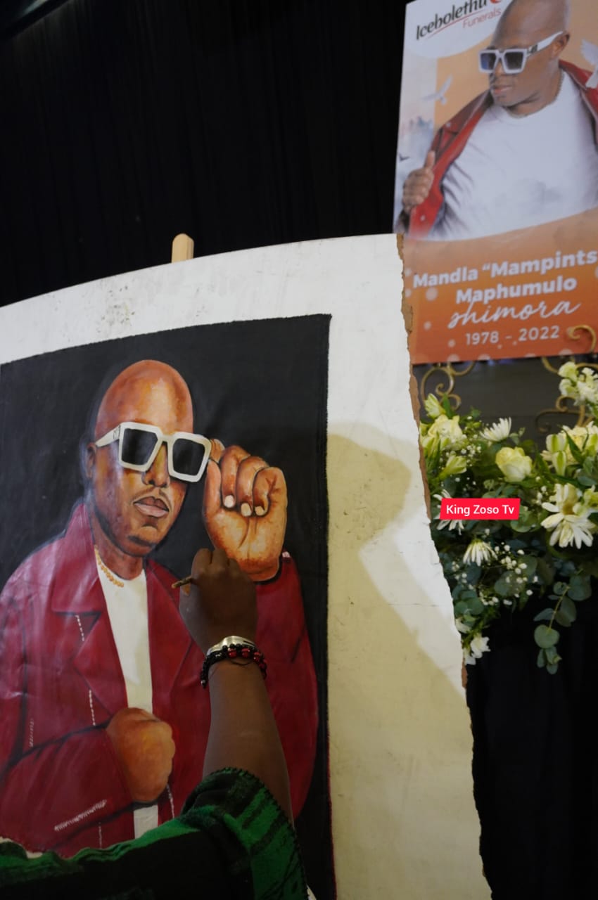 Rasta shows off his latest portrait of Mampintsha | News365.co.za