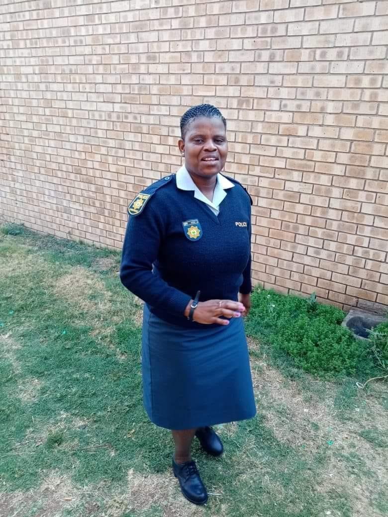 SAPS policewoman records herself forcing her son to have tlof tlof ...