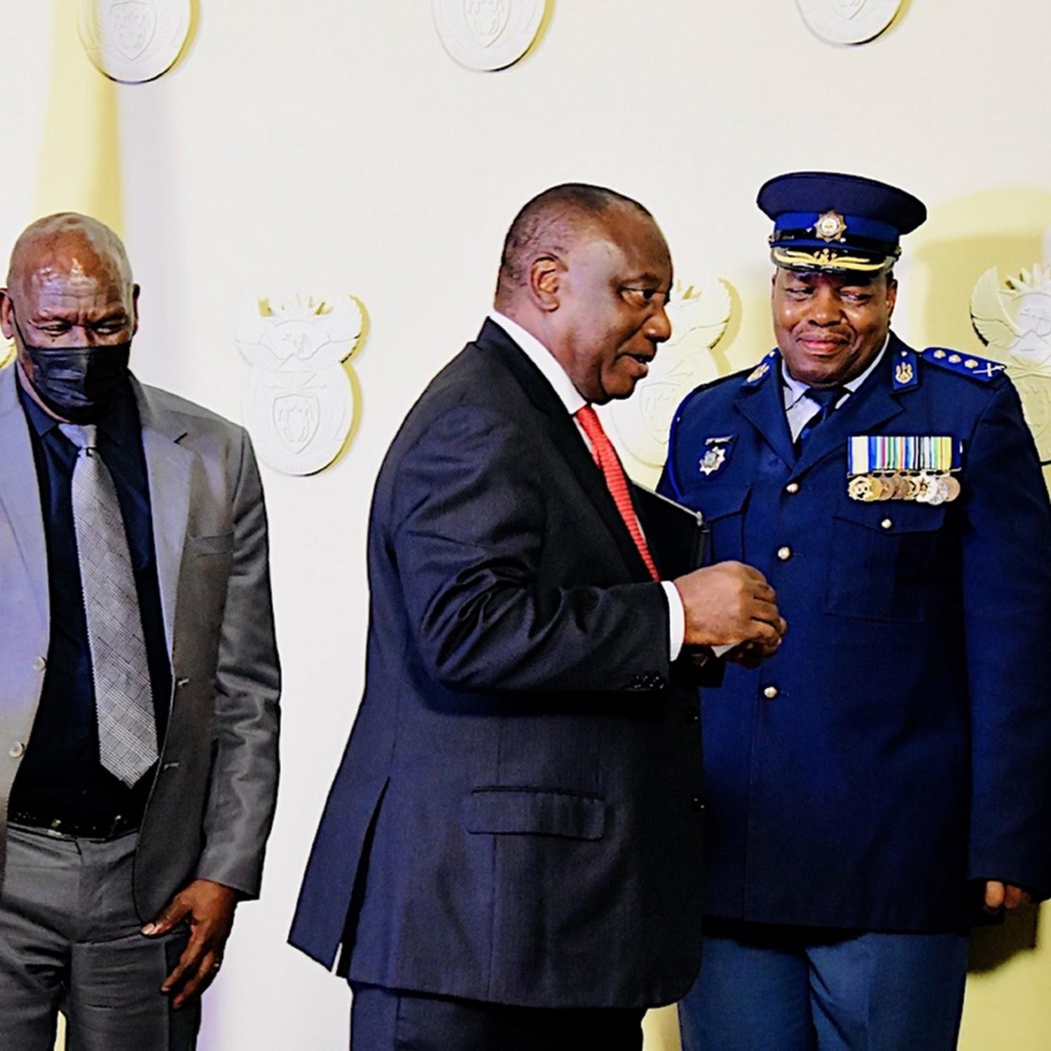President Cyril Ramaphosa reaffirms his confidence on Bheki Cele and ...