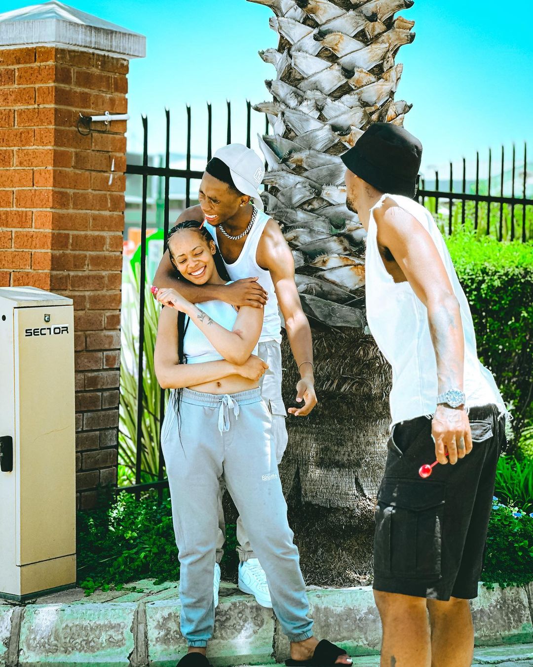 Roiii Shows Off His Bae - News365.co.za