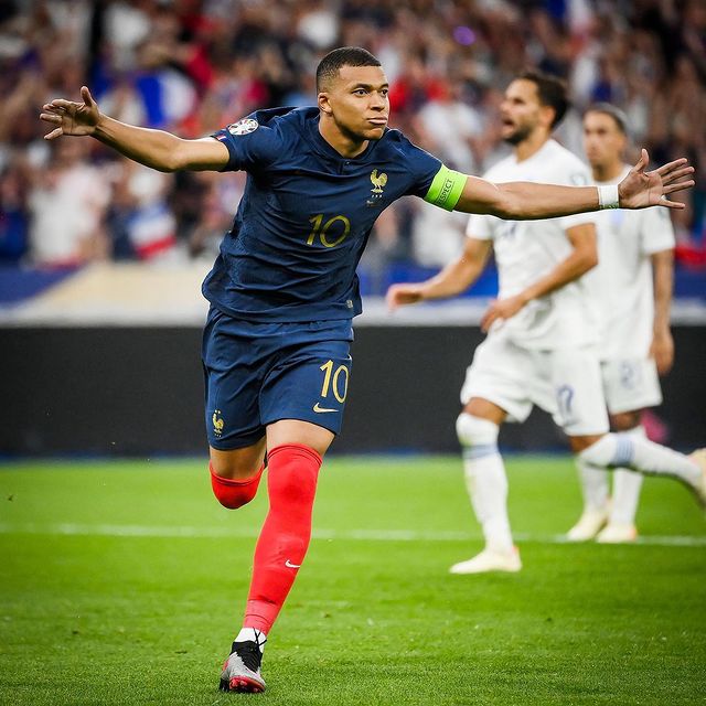Al-Hilal submit world-record €300m bid for PSG forward Kylian Mbappé ...