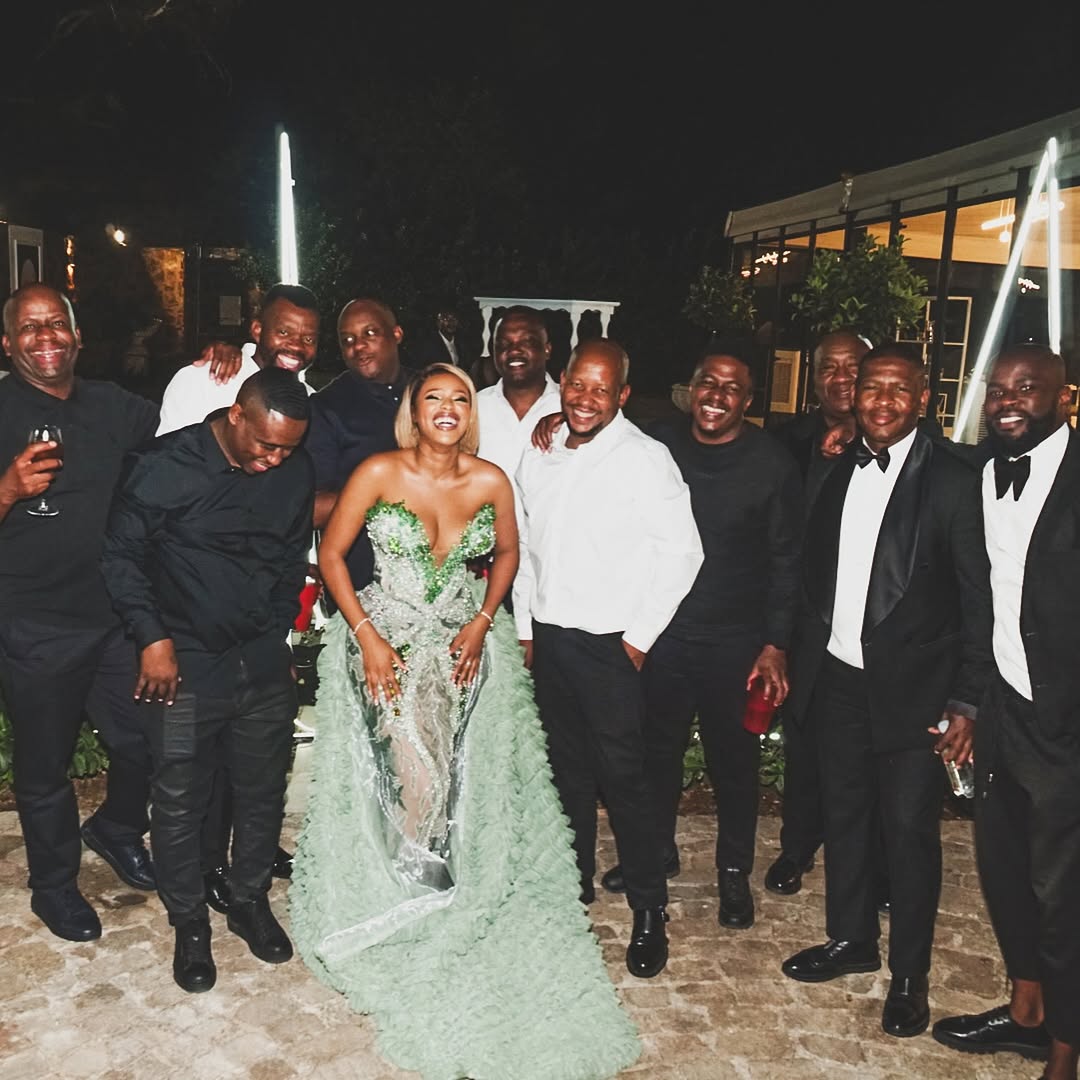 Video: 2 students caught on camera doing it in the class - News365.co.za