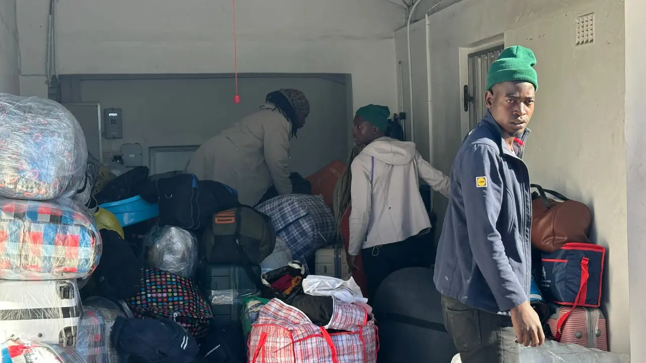 Over 300 Zimbabweans Leave Cape Town Amid Fear | News365.co.za